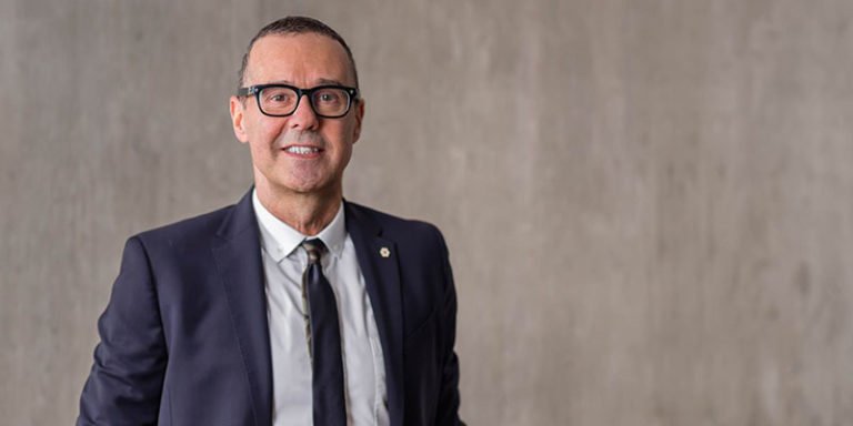 Real Estate Talk With Bob Rennie - RED 89.1FM / 93.1FM Vancouver